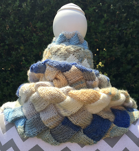 Ravelry: Entrelac shaped cowl pattern by Carol Ibbetson