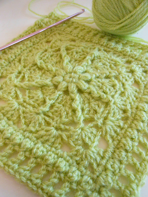 Ravelry: Aster Square pattern by Carolina Gonzalez