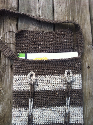 Ravelry: Cable-Loops Bag pattern by Carrissa