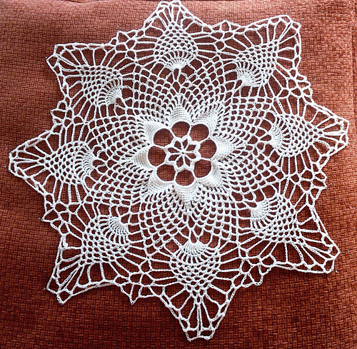Ravelry: Pineapple Points Doily #PD-424 pattern by The Spool Cotton Company