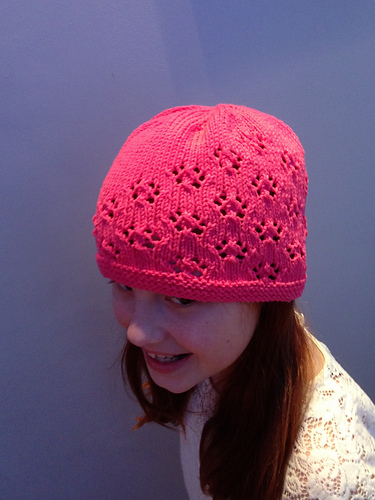 Ravelry: Czarina Hat Worsted pattern by Taiga Hilliard