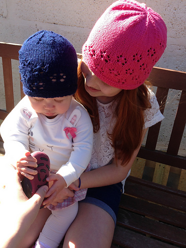 Ravelry: Czarina Hat Worsted pattern by Taiga Hilliard