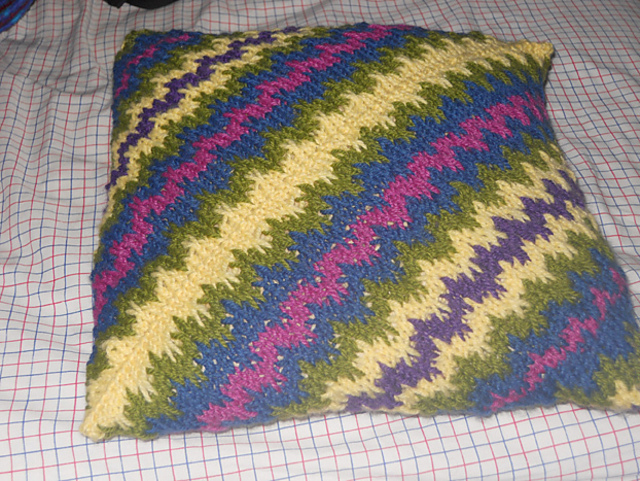 Ravelry: Single Seam Pillows: Knitted Bargello Pillow pattern by Judy Bolin