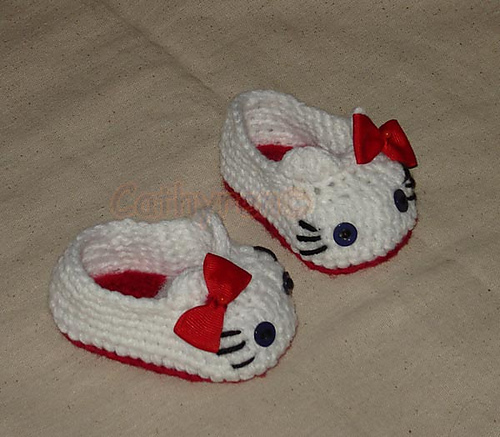 Ravelry: Lovely Hello Kitty Baby Mary Janes, Slippers pattern by Cathy Ren