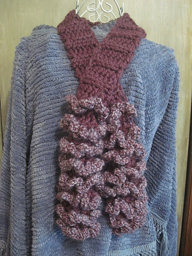 Ravelry: cavachin's Ruffled Ascot