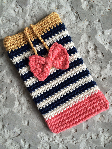 Ravelry: Seamless cell phone case pattern by Ateljé Bohemian