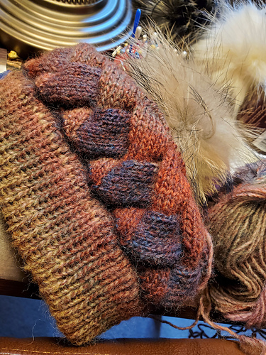 Just finished this entrelac hat and I am in LOVE with this pattern : r ...