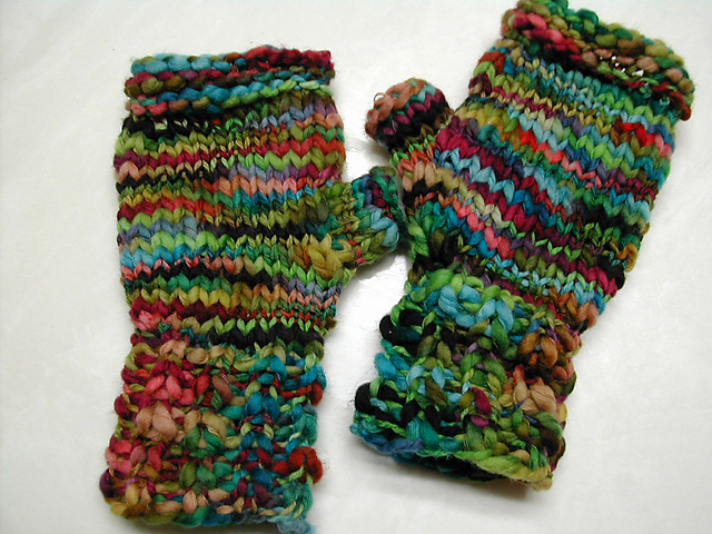 Ravelry: Lumpy Fingerless Mitts pattern by cdaniele