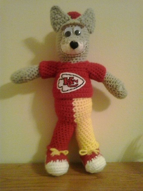 Ravelry: Kansas City Chiefs' KC Wolf pattern by Christjan Bee