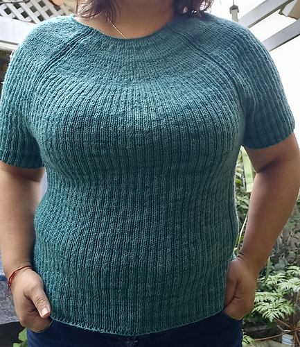Ravelry: Seashell Sweater Light pattern by Minimi Knit Design