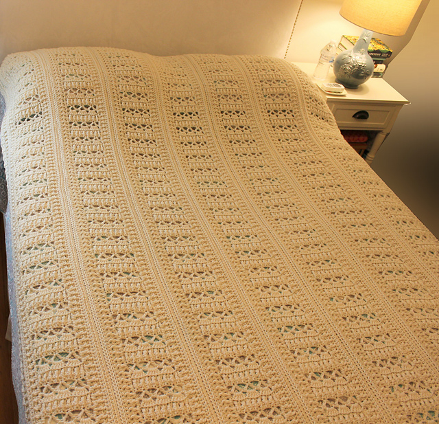 Ravelry: celiatrout's Wedding Gift Afghan (Tempting Taupe)