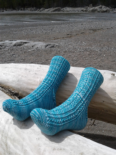 Ravelry: Épicéa pattern by Céline Chénard (Les Basquettes)
