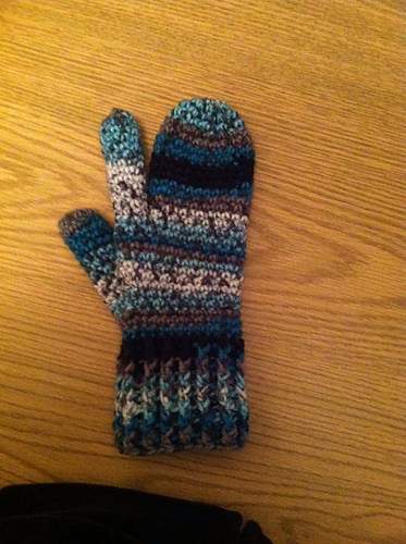 Ravelry: Thumb and Forefinger Mittens pattern by Woman's Day