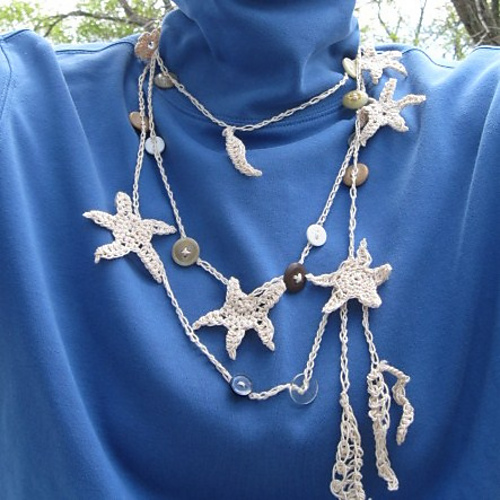 Ravelry: Daisy-Chain Necklace pattern by Erika Knight