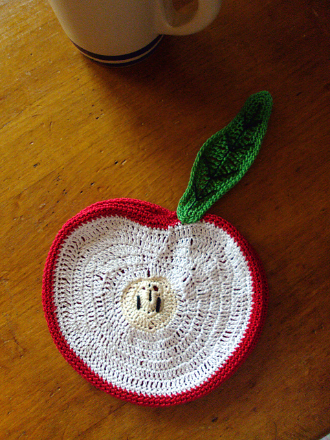 Ravelry: Apple Potholder #S-82 pattern by The Spool Cotton Company