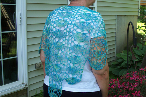 Ravelry: Stacking Shells Shawl - Loxi pattern by Daniela Johannsenova ...