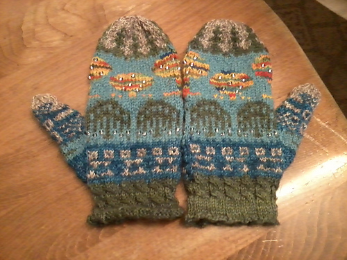 Ravelry: Spooky Park Mitts mystery KAL pattern by Hanna Kyttä