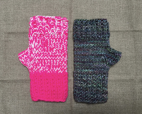 Ravelry: Magic Loop Fingerless Mitts pattern by Chiaki Hayashi