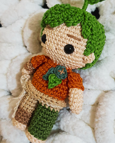 Ravelry: chibi cody from it takes two pattern by Maria Manika