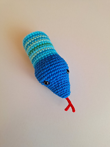 Ravelry: Temperature Snake pattern by Mariel