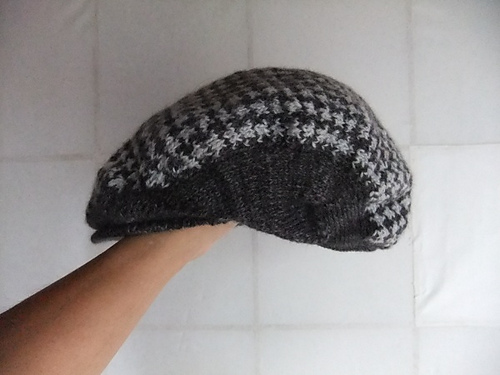 Ravelry: Houndstooth Hunting Cap pattern by Esu-san (えすさん)