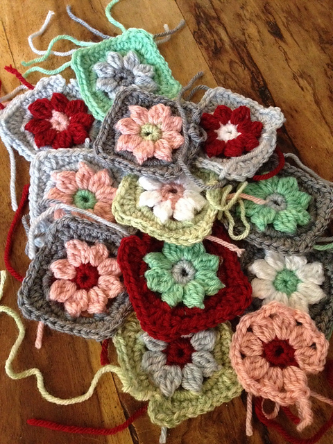 Ravelry: chitweed's Daisy Pop Mini Motif