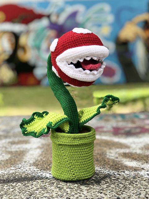 Ravelry: Piranha Plant Super Mario pattern by Chonkarumi Oysta