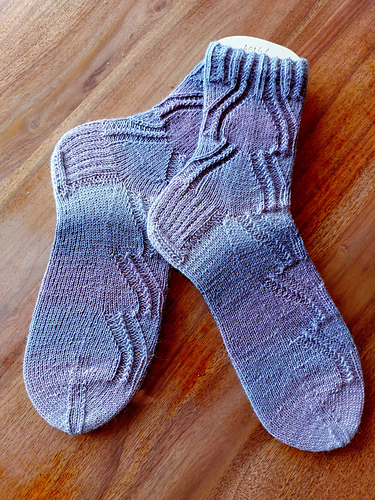 Ravelry: Sockenmuster May pattern by Petra Baur