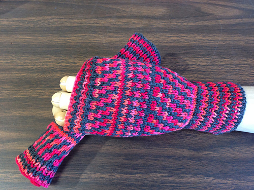 Ravelry: Interference Gauntlets pattern by Christopher Bahls