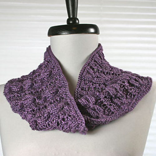 Ravelry: Gordian Twist Neckwarmer pattern by Chrissy Gardiner