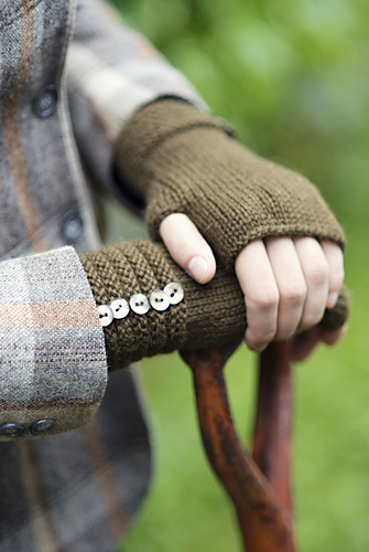 Ravelry: Welted Fingerless Gloves pattern by Kit Hutchin