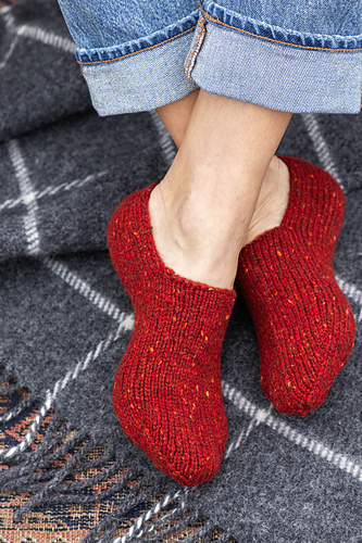 Ravelry: Cozy Slipper Socks pattern by Churchmouse Yarns and Teas