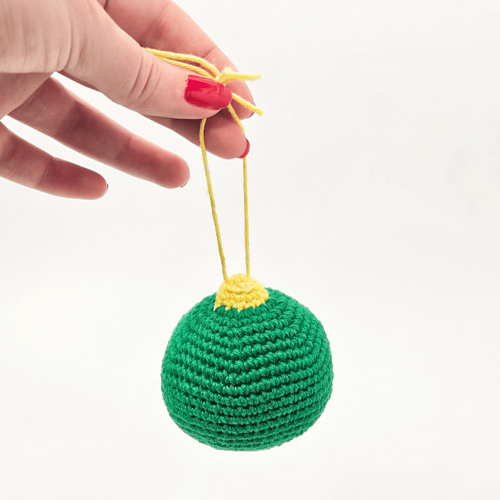 Ravelry: Simple Christmas Bauble pattern by Cilla Richards