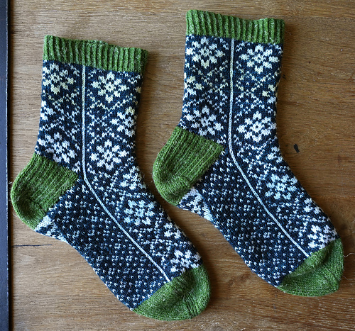 Ravelry: Frosty Flowers Socks pattern by Runningyarn