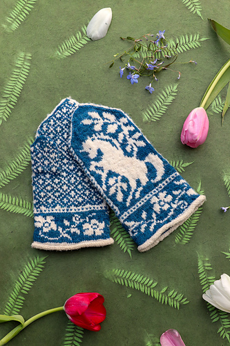 Ravelry: Unicorn Mittens pattern by Cindy Craft