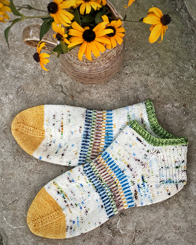 Ravelry: Get a Grip Shorties pattern by Carrie Dittman