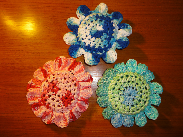 Ravelry: Francine's Flower Scrubby pattern by Francine Peterson