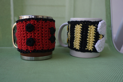 Ravelry: Bumble Bee Mug Cozy pattern by Chelsea Radley