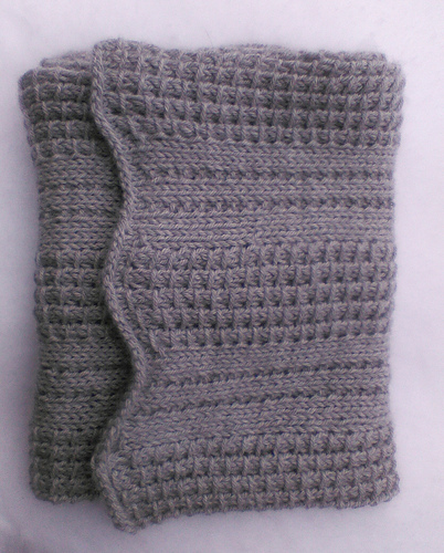 Ravelry: Rae's Ruffles Scarf pattern by Geanie Ollman