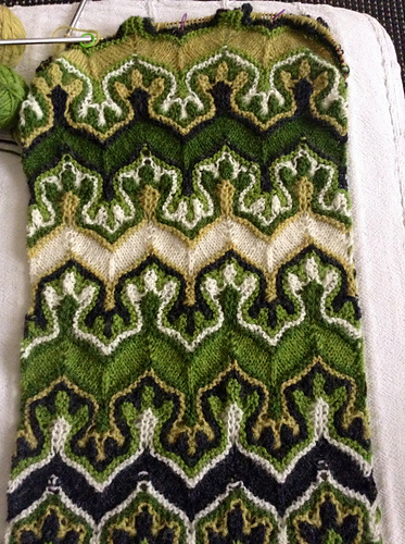 Ravelry: Fox Paws pattern by Xandy Peters