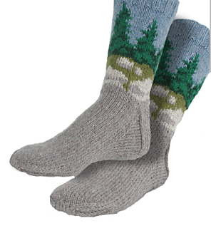Ravelry: Pine Tree Socks pattern by Lynne Barr