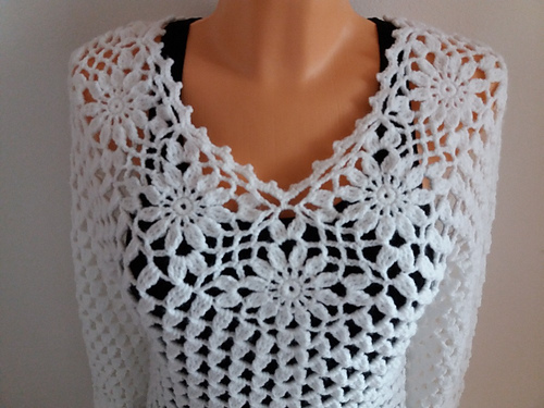 Ravelry: White flower top pattern by emmhouse