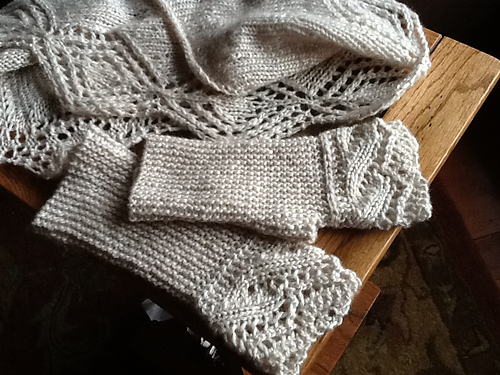 Ravelry: Winding Road Mitts pattern by Adrienne Lash