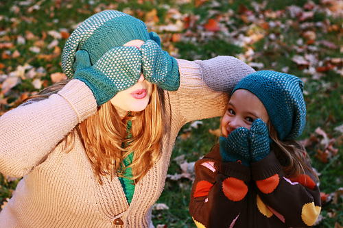 Ravelry: Wicker Park Slouch Hat & Mittens pattern by Nicole Montgomery