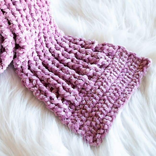 Ravelry: Velvet Scarf pattern by Suzanne Carlson