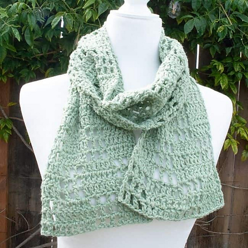 Ravelry: Chloe Scarf pattern by Suzanne Carlson