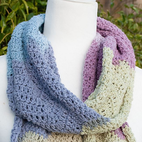 Ravelry: Chevron Scarf pattern by Suzanne Carlson