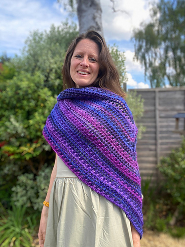 Ravelry: Granny Mesh Shawl pattern by Concrete Gems