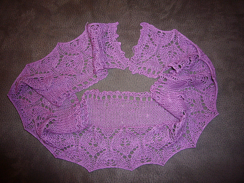 Ravelry: Deora Corcra pattern by Ciara Ní Reachtnín