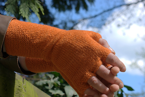 Ravelry: Kamala Mitts pattern by Ruth Garcia